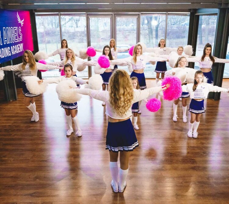 Cheerleading: rozwijająca gimnastyka dla dzieci, taniec – CHEER ANGELS ...
